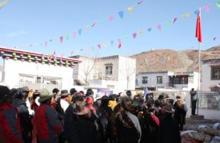 "Chamdo: Villages and Monasteries are Covered in Five-Starred Red Flags ...